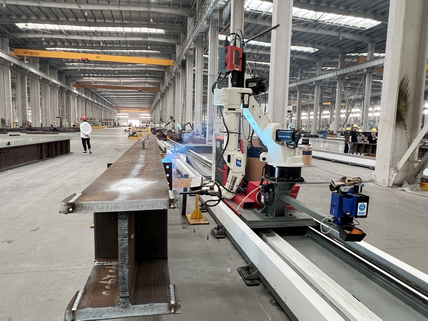 7 Axis Rail-mounted Robot Welding Workstation from China manufacturer ...